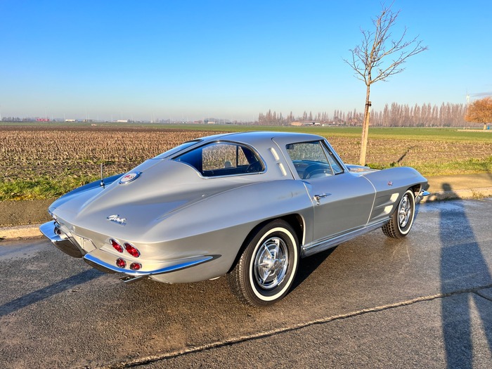 Chevrolet Corvette C2 split window coupe 1963 :: Henris-classics