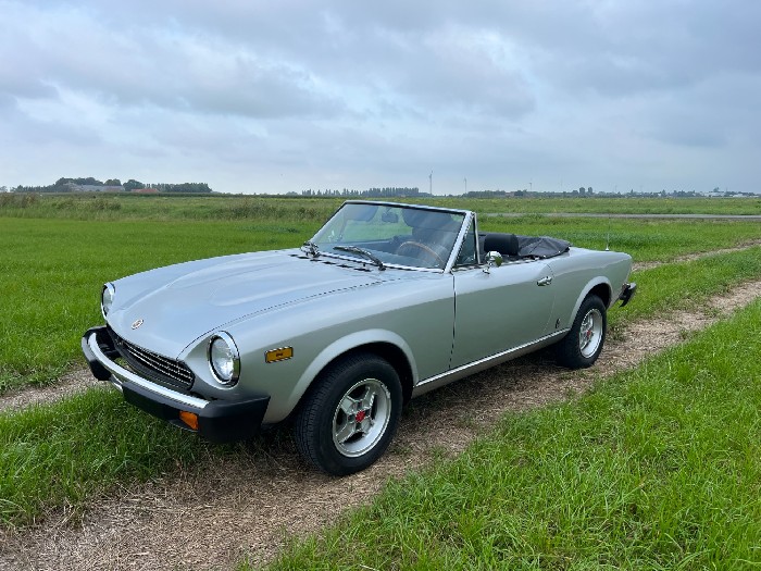 Fiat 124 Spider 1980 :: Henris-classics