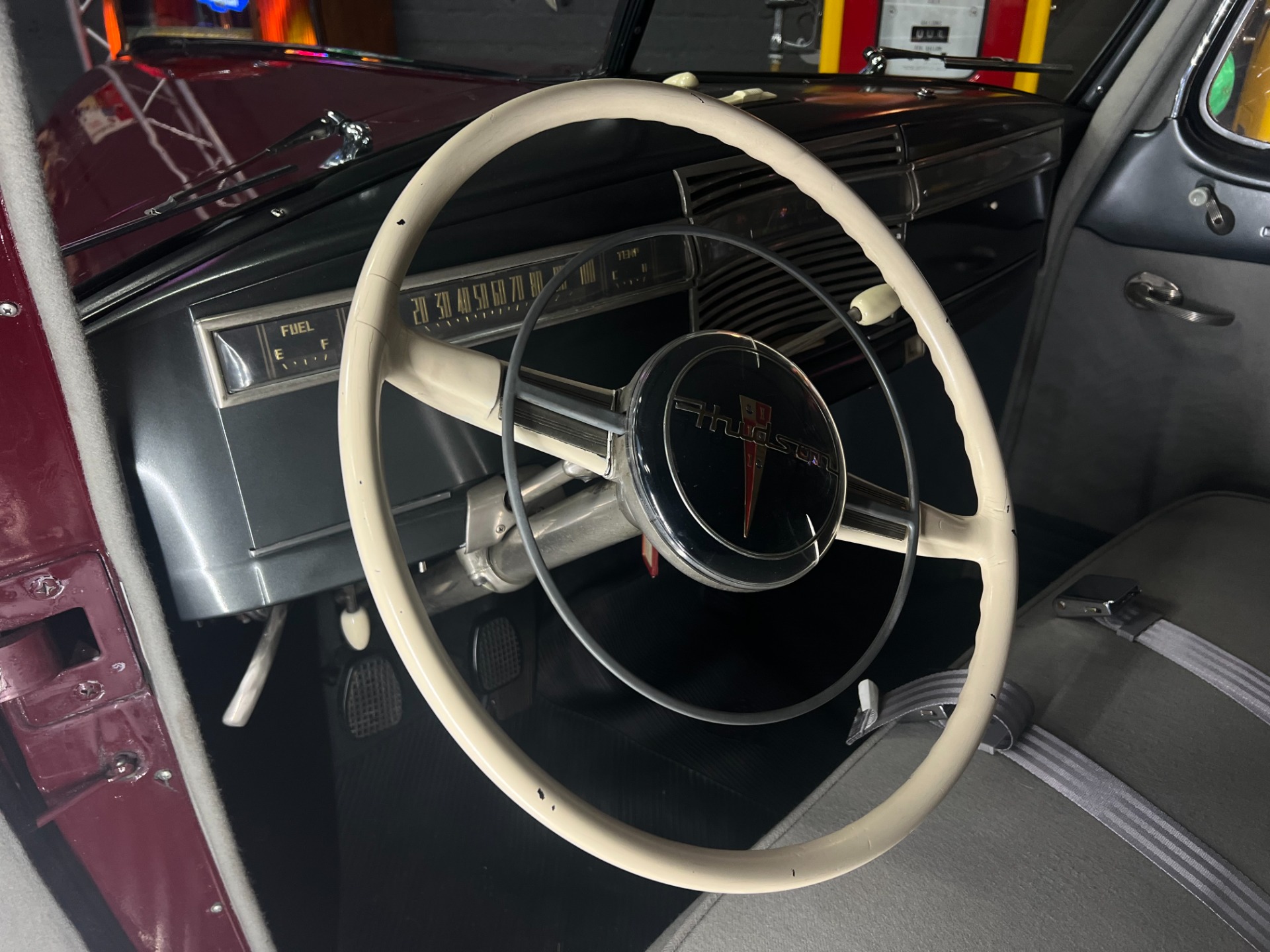 Hudson Commodore Eight 1941 :: Henris-classics