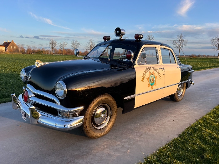 Ford Custom Highway Patrol 1950 :: Henris classics
